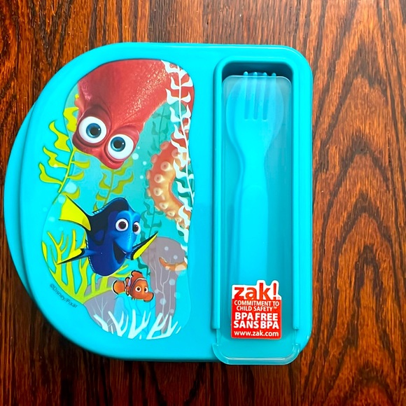 Zak | Other | Disney Finding Nemo And Dory Lunch And Snack Containers ...